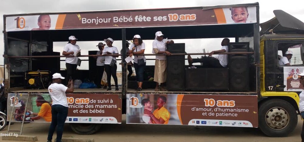 Une caravane pour marquer les 10 ans de “BONJOUR BEBE” – direct7.tg